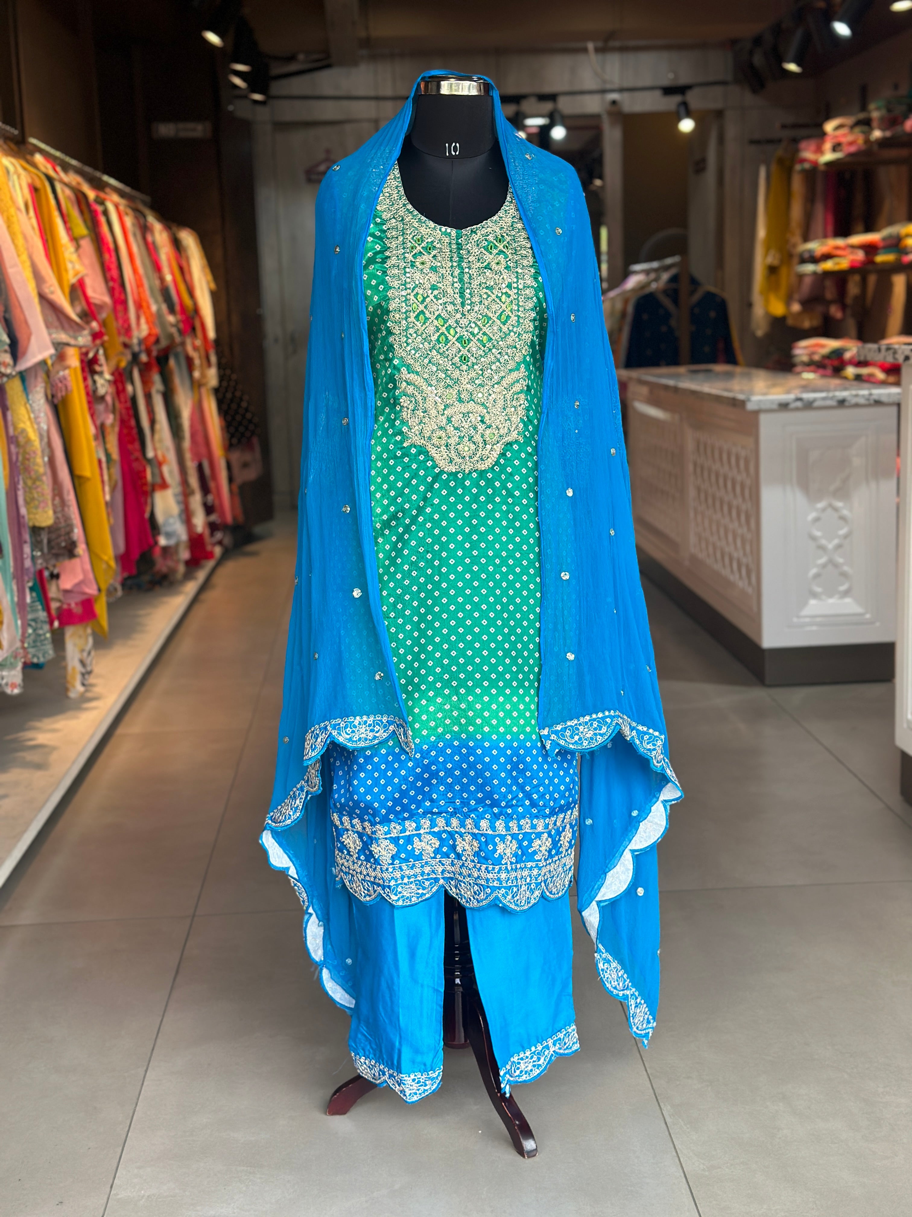 STRAIGHT BHANDEJ SUIT SET – SEEMA & SUMAN